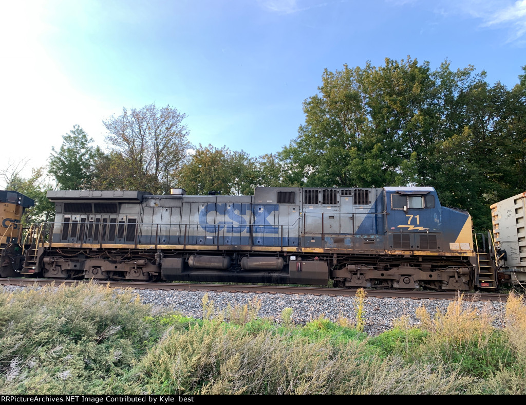 CSX 71 on Q561